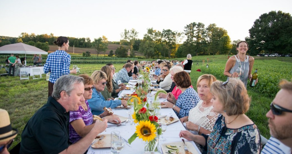 AThering_AugFarmDinner-6923-1050x640 - Frank Lloyd Wright Foundation