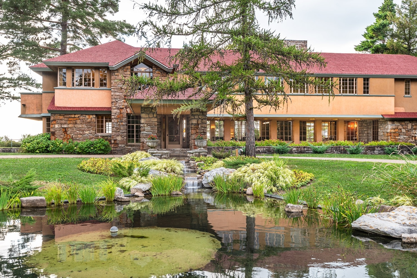 Buffalo Photographer Ventures to Graycliff - Frank Lloyd Wright Foundation