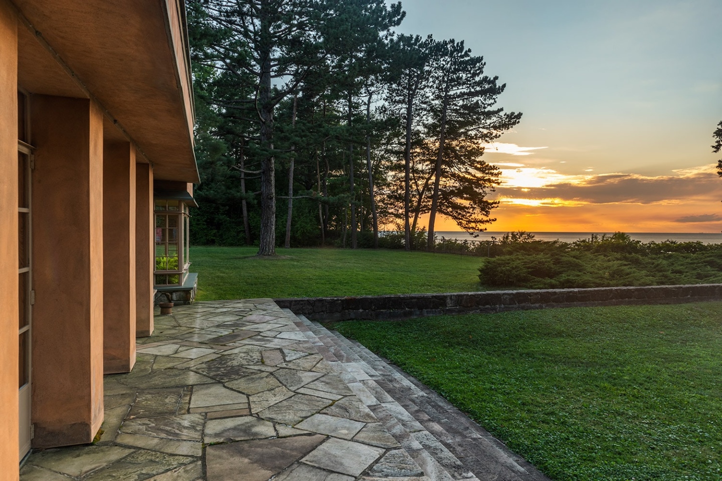 Buffalo Photographer Ventures to Graycliff - Frank Lloyd Wright Foundation