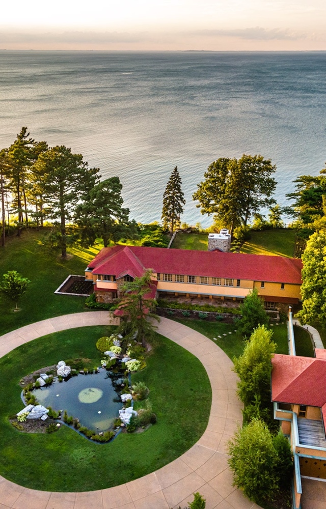 Buffalo Photographer Ventures to Graycliff - Frank Lloyd Wright Foundation