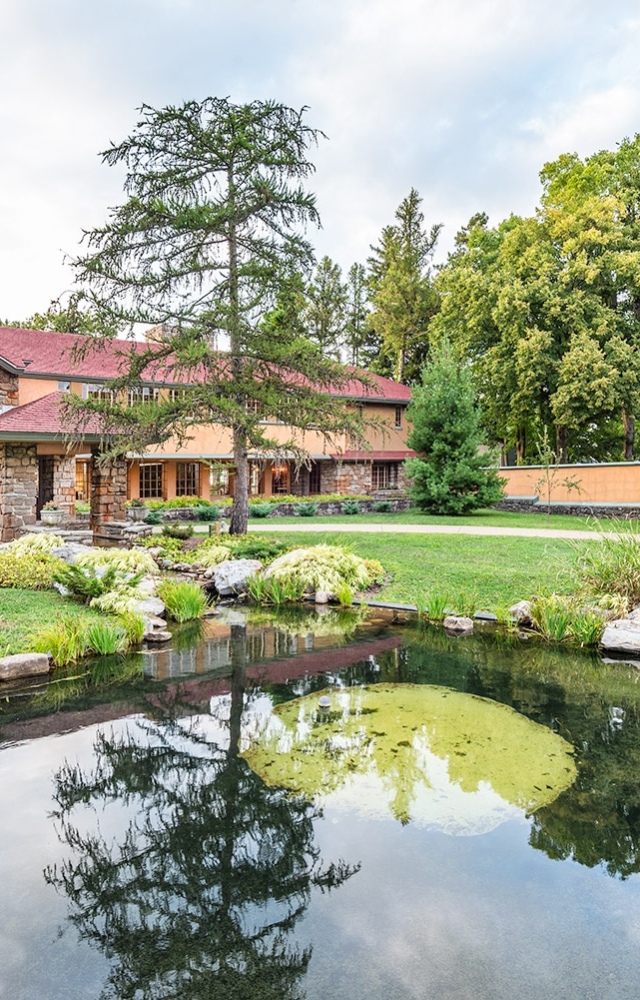 Buffalo Photographer Ventures to Graycliff - Frank Lloyd Wright Foundation